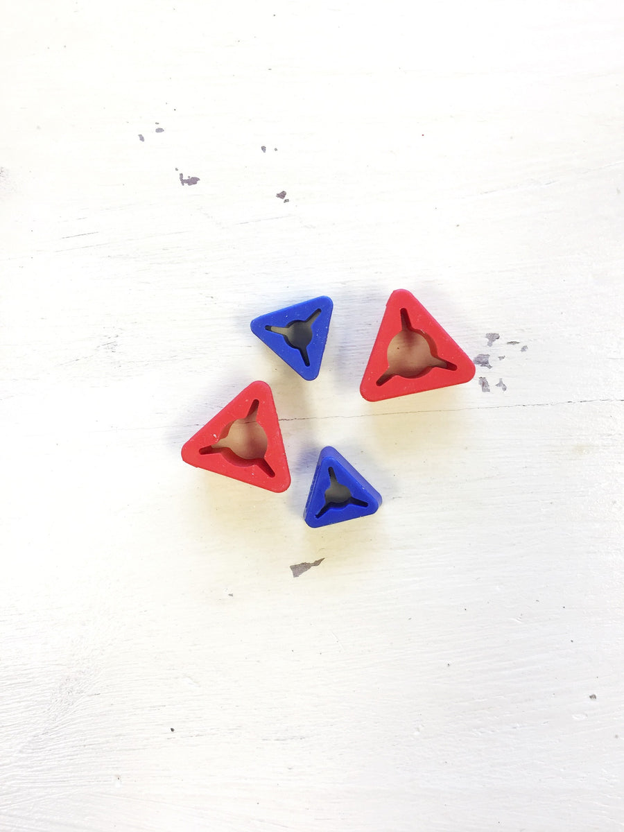 Clover Jumbo Triangle Needle Holder– Jennifer Knits